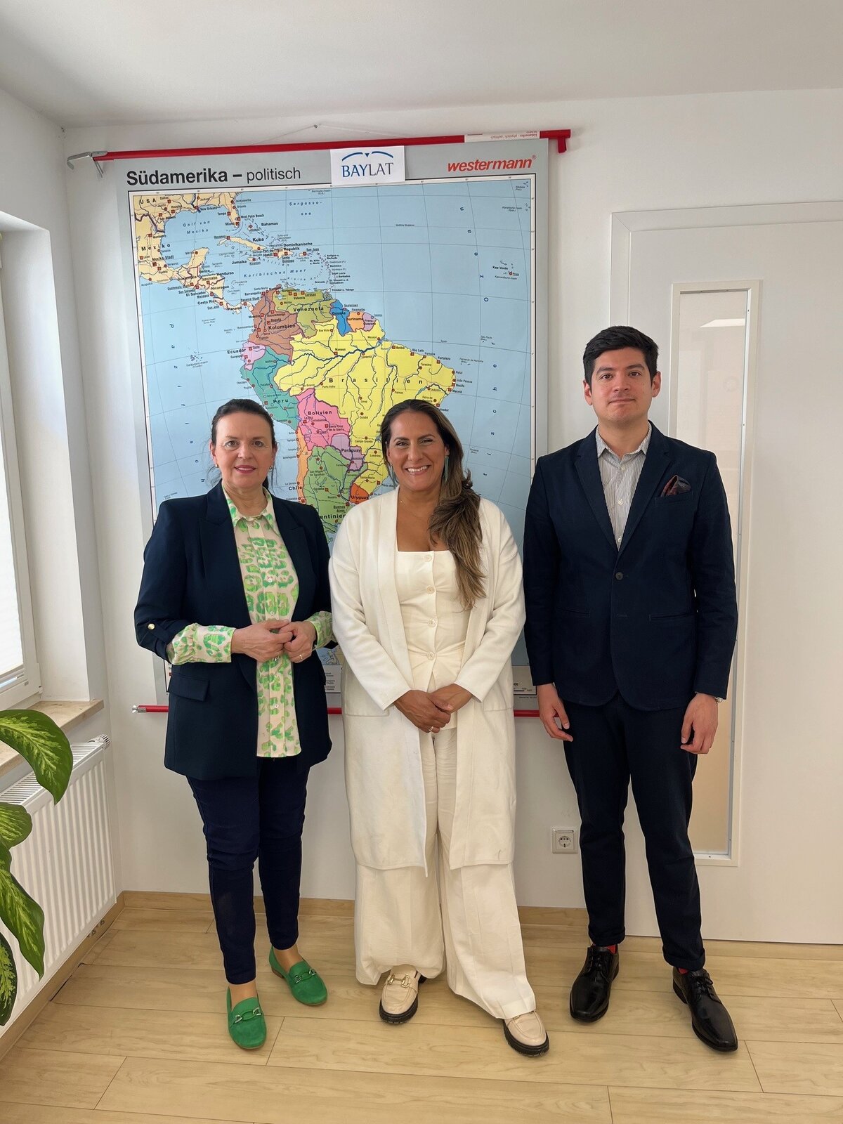 Kolumbianische Künstlerin Liliana Martinez zu Besuch bei BAYLAT